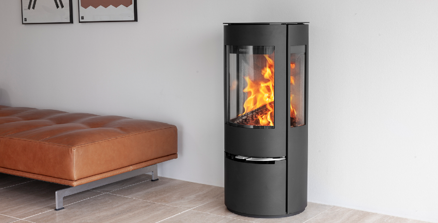 Rund brændeovn i slankt design | Aduro 22